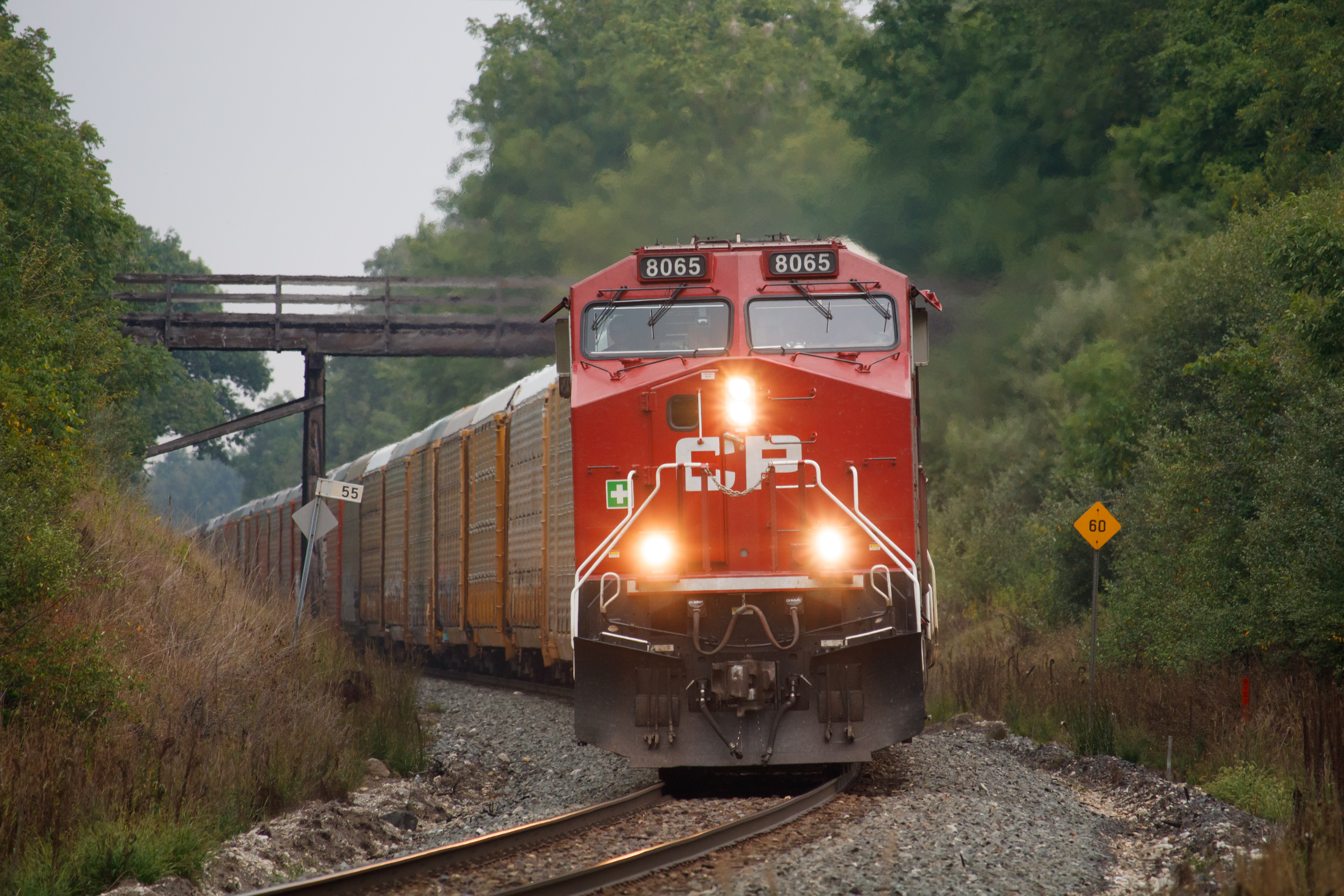 Railpictures.ca - Brian Bui Photo: 147 rounds the bend at Mile 55 with ...