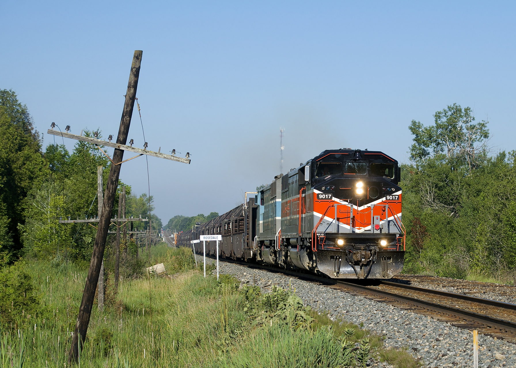 Railpictures.ca - Michael Berry Photo: A rail train is passing the ...