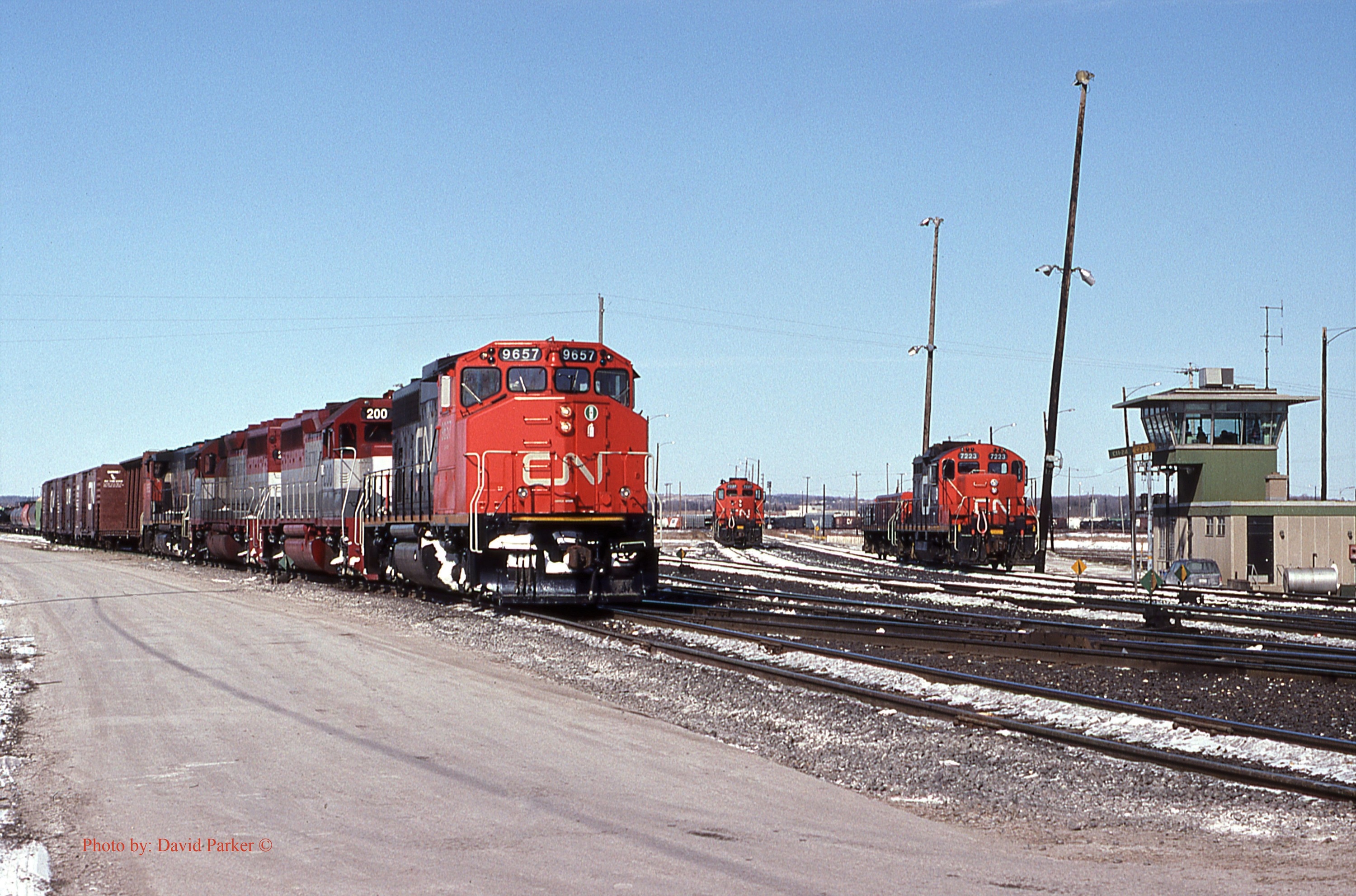 Railpictures.ca - David J Parker Photo: A Westbound freight departs Mac ...