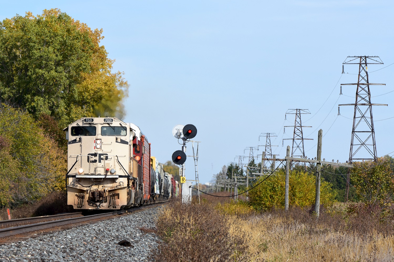 Railpictures.ca - Mitchell Gault Photo: CP 141 blasts past the US&S ...
