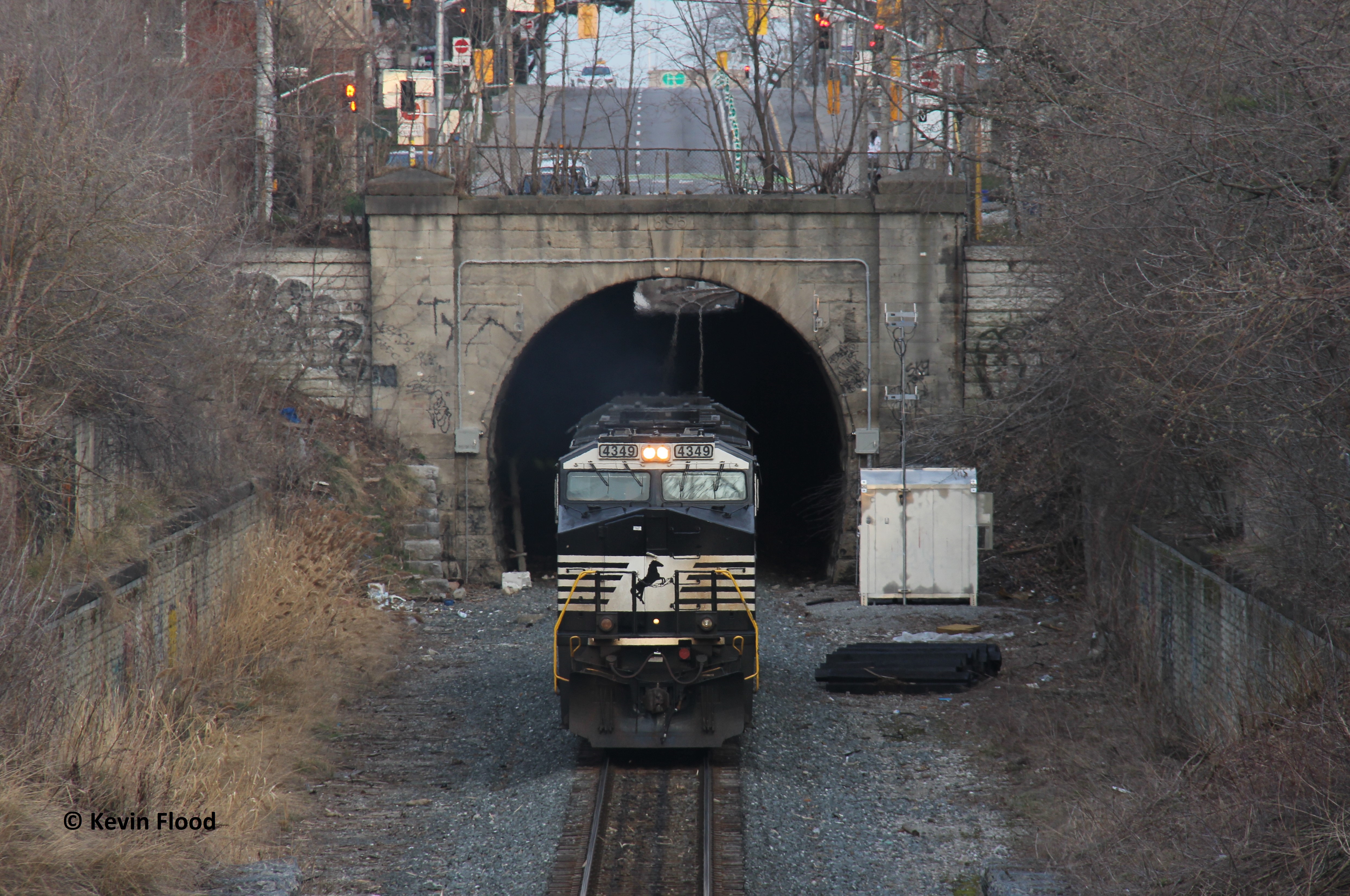 Railpictures.ca - Kevin Flood Photo: I believe this was an extra CP 255 ...