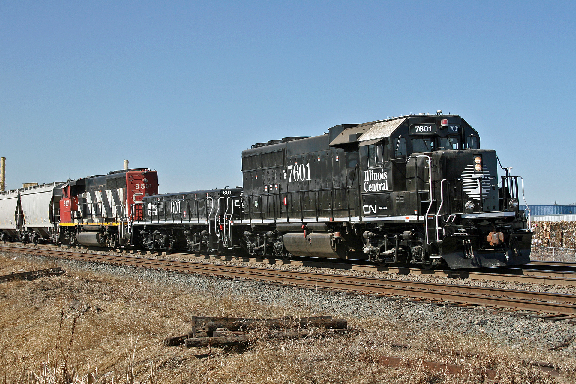 Railpictures.ca - Rob Eull Photo: CN 7601, 601 and 9601 pull through ...
