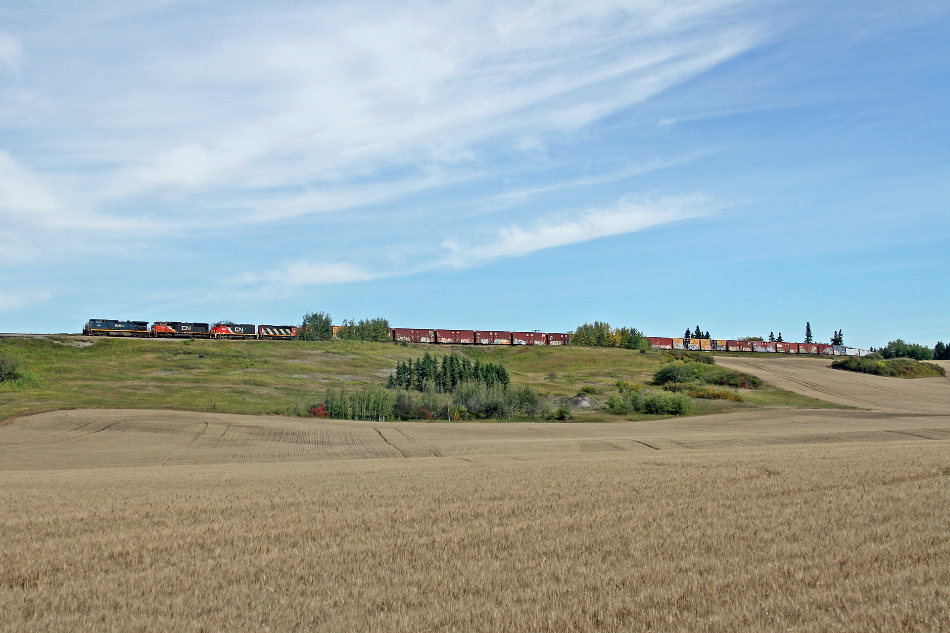 Railpictures.ca - Robert Eull Photo: A 41851 13 rolls through ...