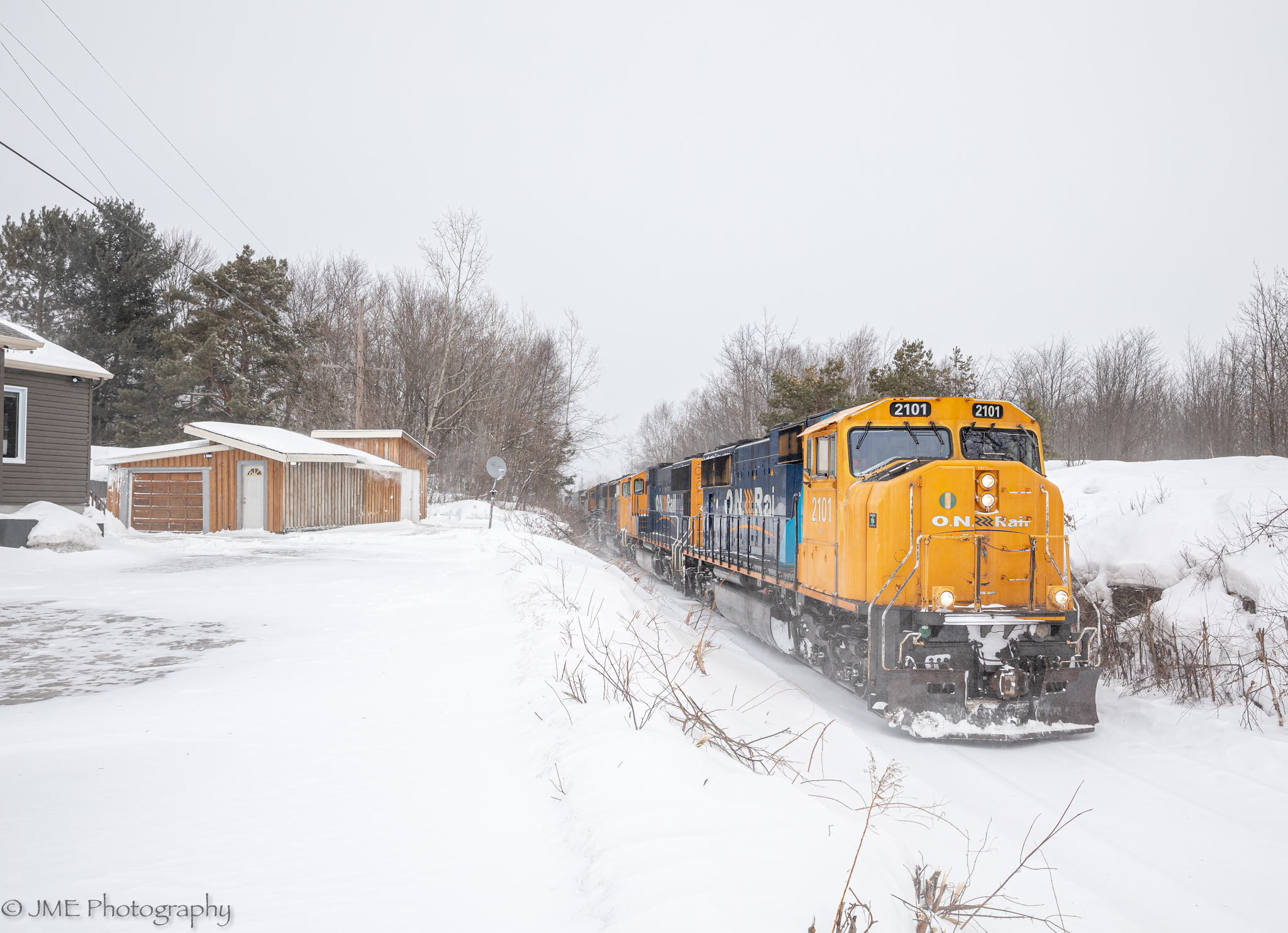 Railpictures.ca - Jake Earle Photo: ONT 214 comes down getting close to ...
