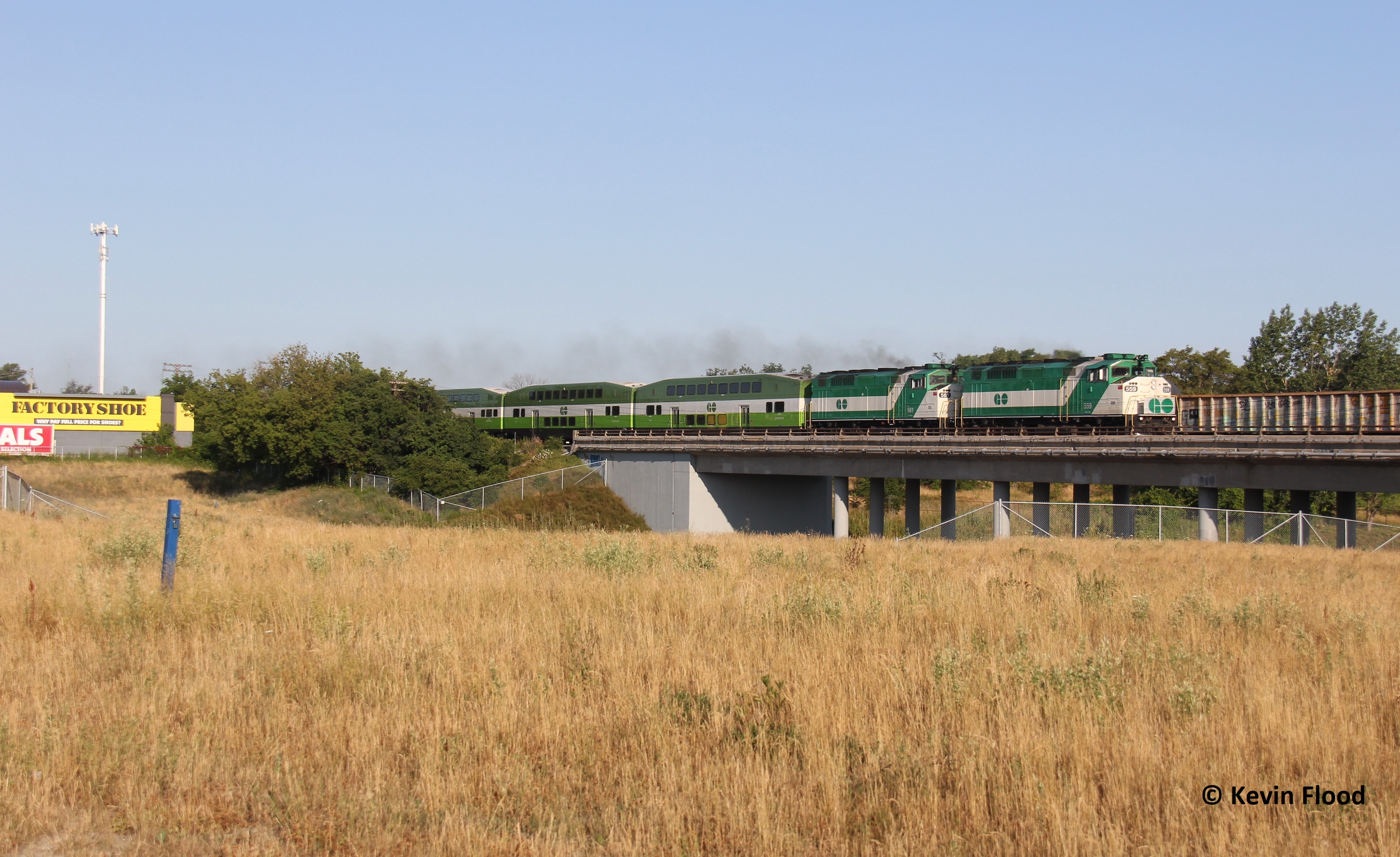 Railpictures.ca - Kevin Flood Photo: The London to Toronto GO train ...