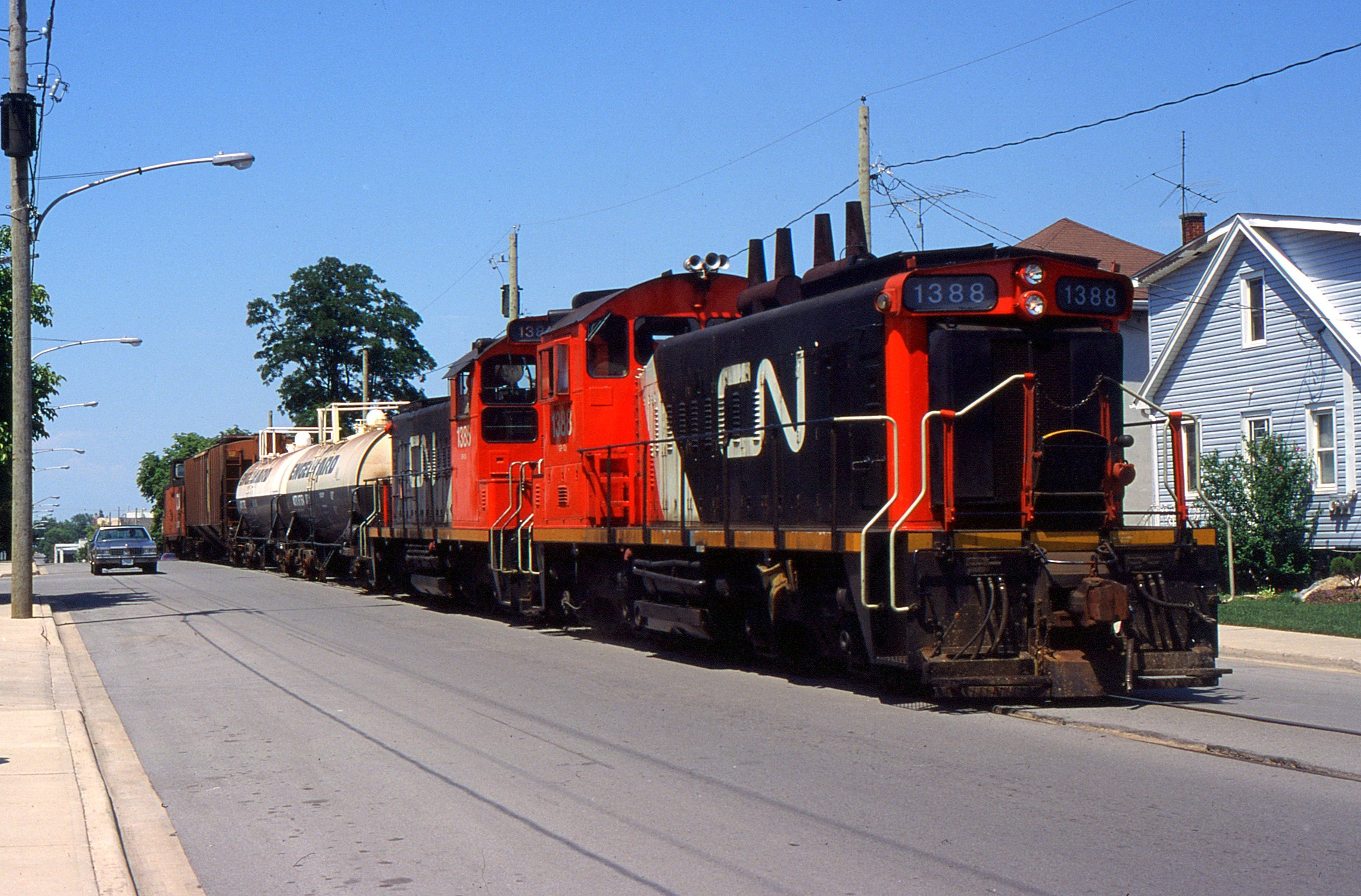 Railpictures.ca - Dean Brown Photo: CN 549 with CN 1388 and CN 1385 ...