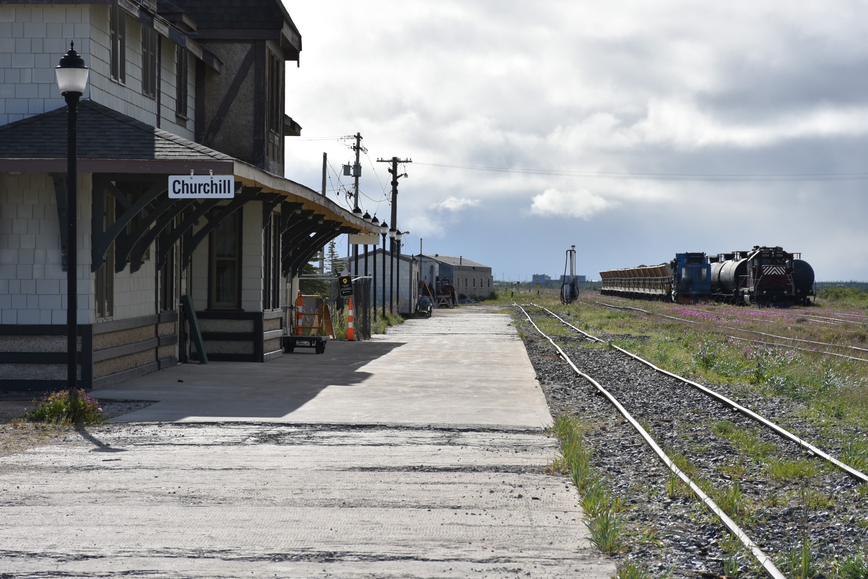 Railpictures.ca - Paul O'Shell Photo: All is quiet at the Churchill, MB ...