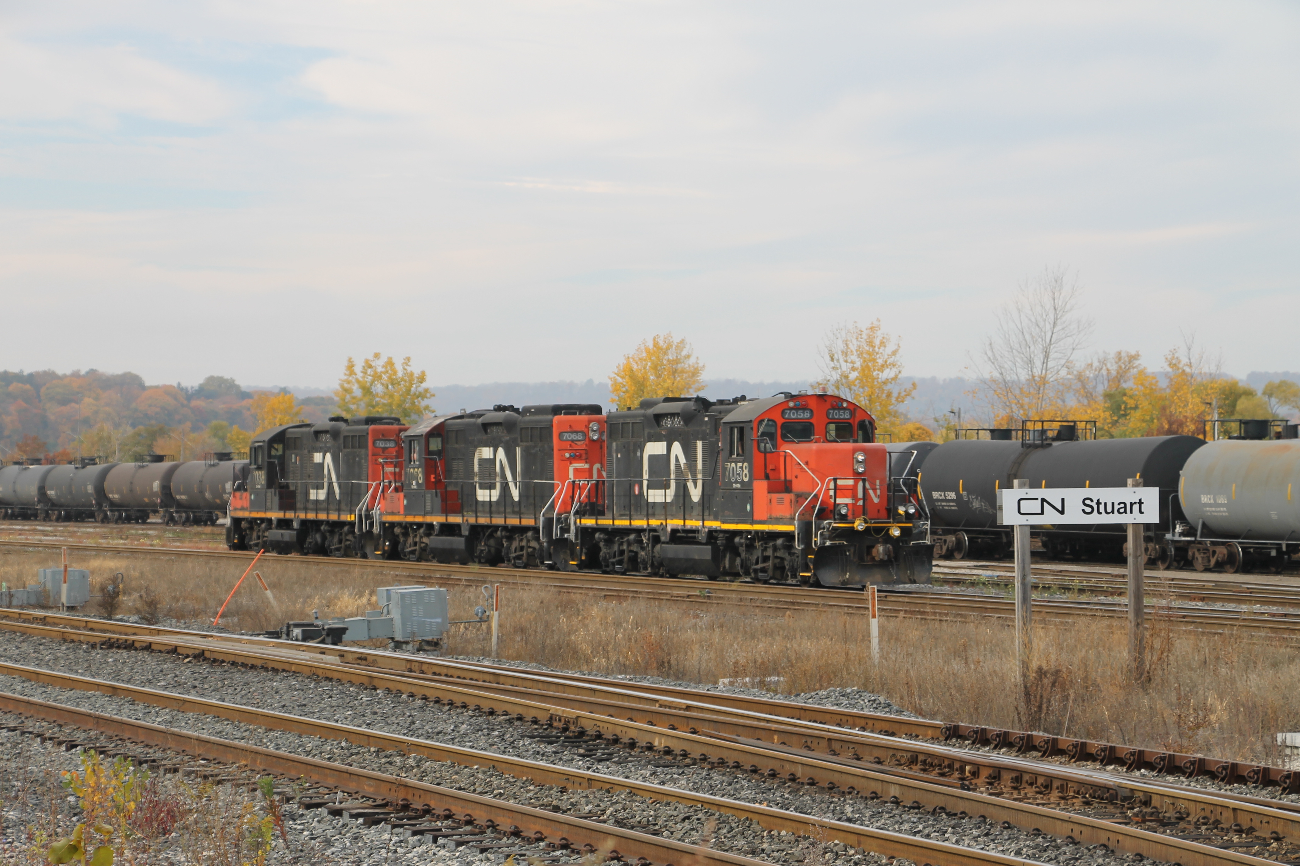 Railpictures.ca - Terry O'Shell Photo: CN 7058, 7068 and 7038 sit ...