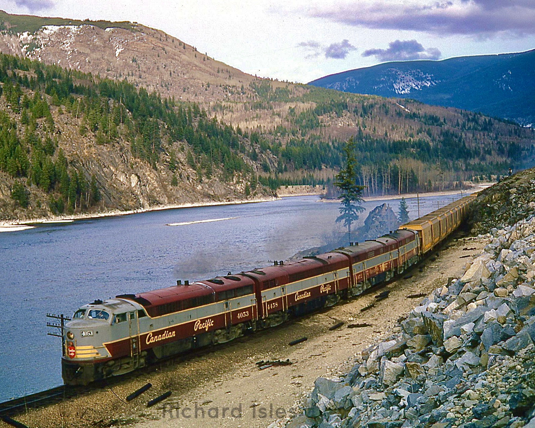 Railpictures.ca - Richard Isles Photo: CP 4053+4058+4472+4105 (freight ...