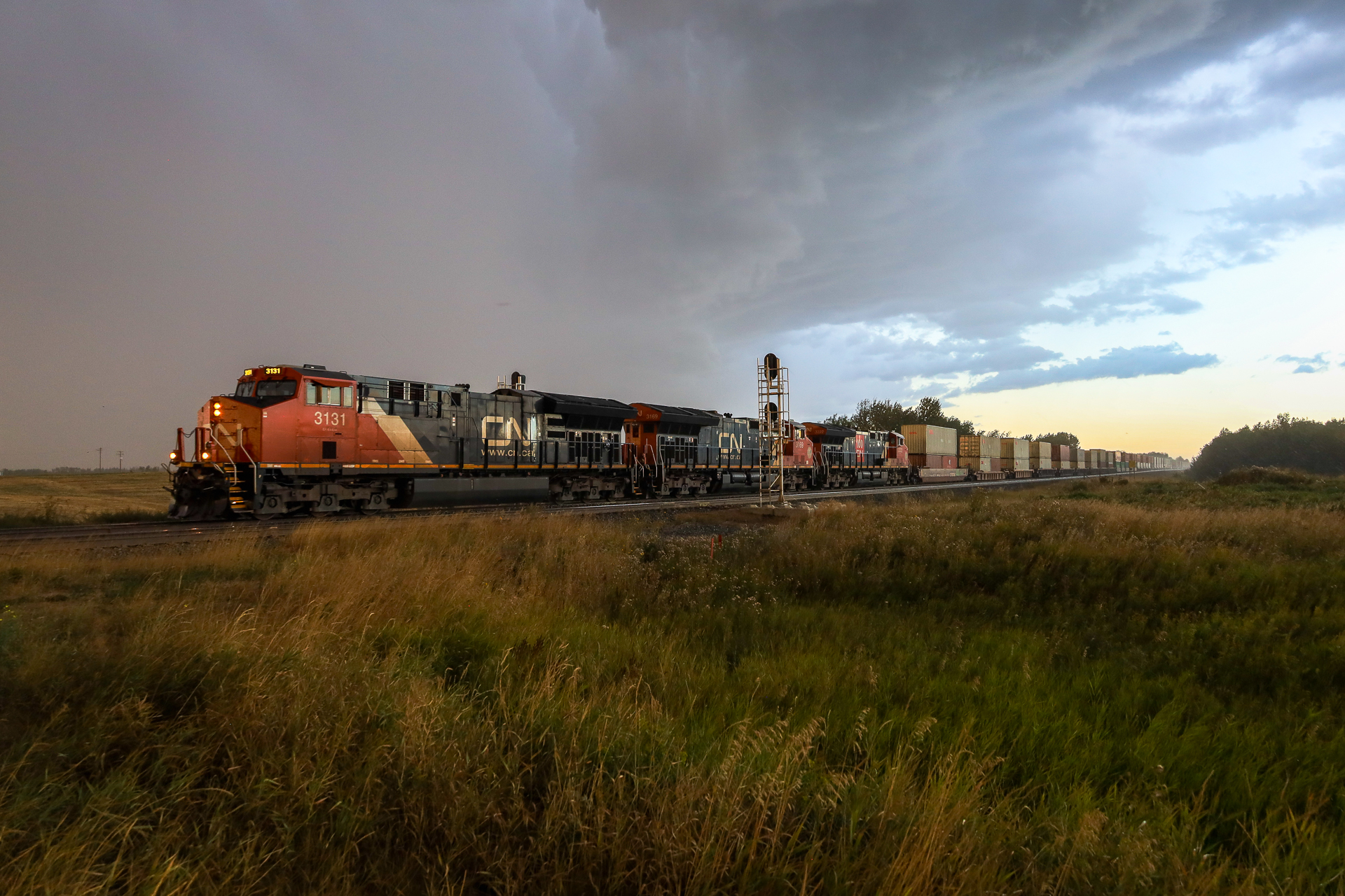 Railpictures.ca - Rob Eull Photo: Toronto to Vancouver hotshot Z 11131 ...