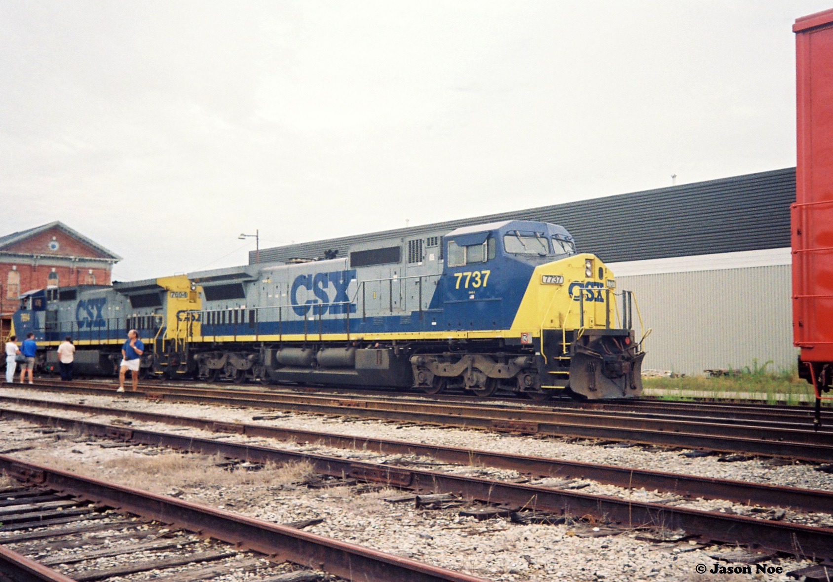 Railpictures.ca - Jason Noe Photo: CSX train R321 with CSX C40-8W’s ...