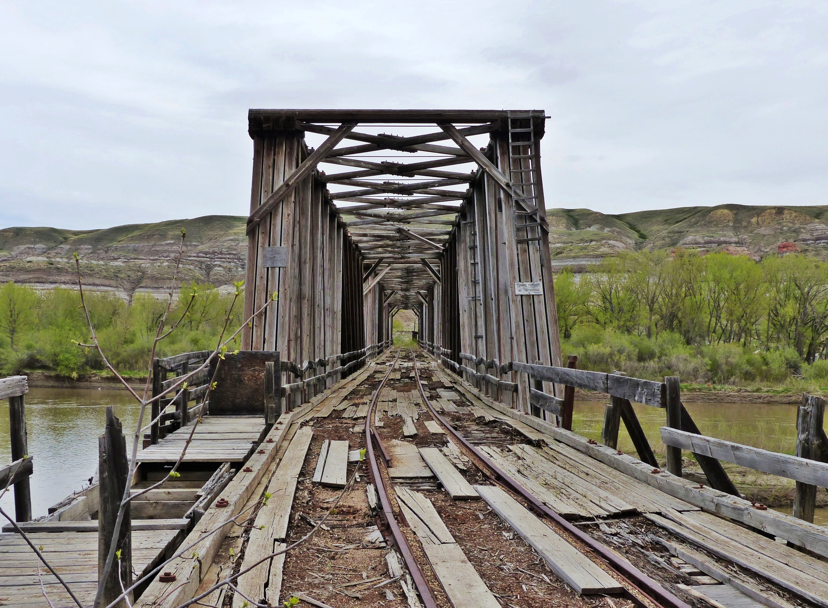Railpictures.ca - Bill J. Photo: This abandoned railway bridge is in ...