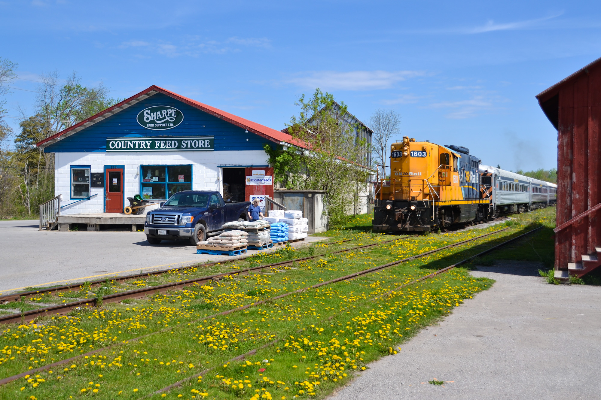 Railpictures.ca - Owen Watson Photo: In light of a recent power ...