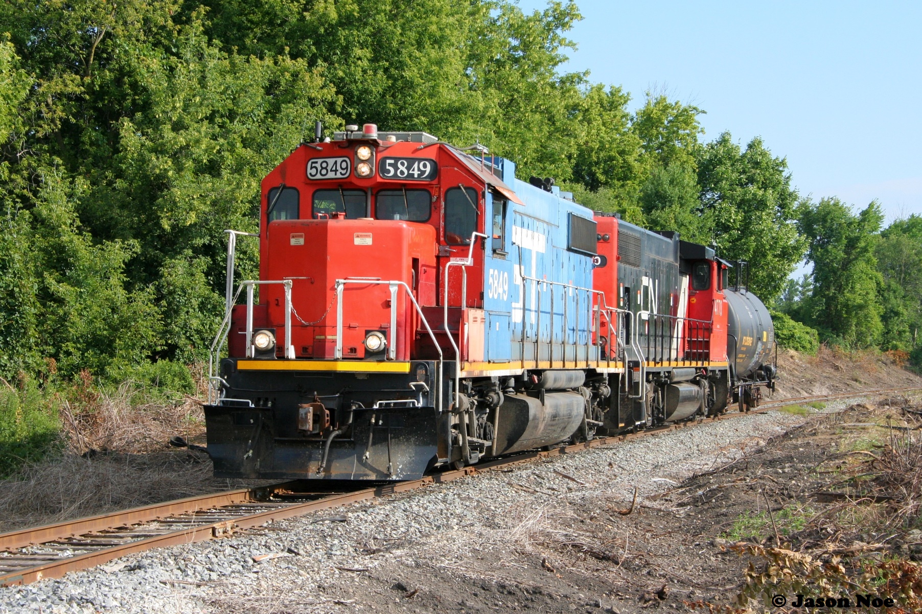 Railpictures.ca - Jason Noe Photo: CN L542 with GTW 5849 and CN 4770 ...