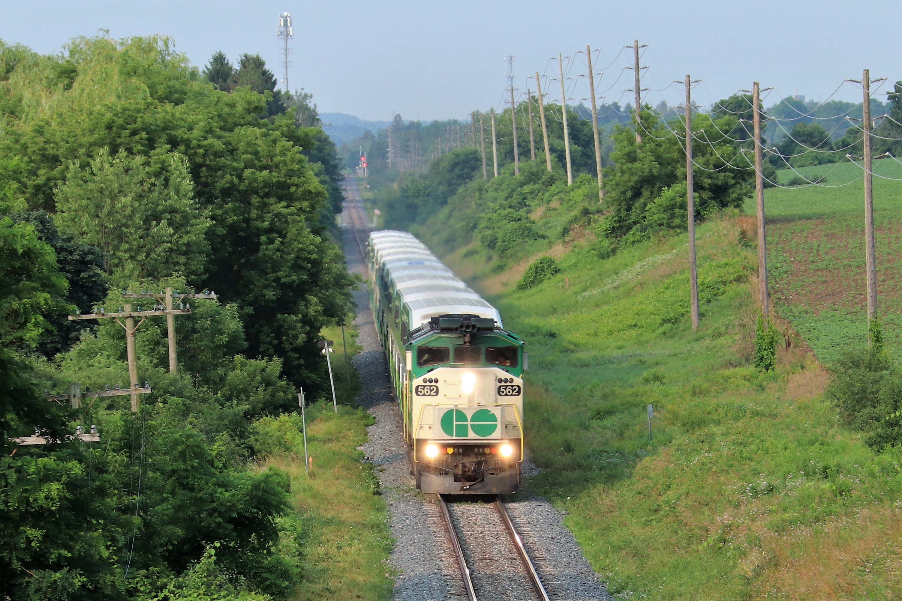 Railpictures.ca - Bill Purdy Photo: It’s just after eight o’clock in ...