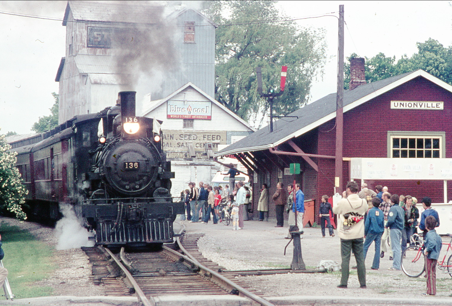 Railpictures.ca - Peter Lokun Photo: CP 136 Steam excursion chased by ...