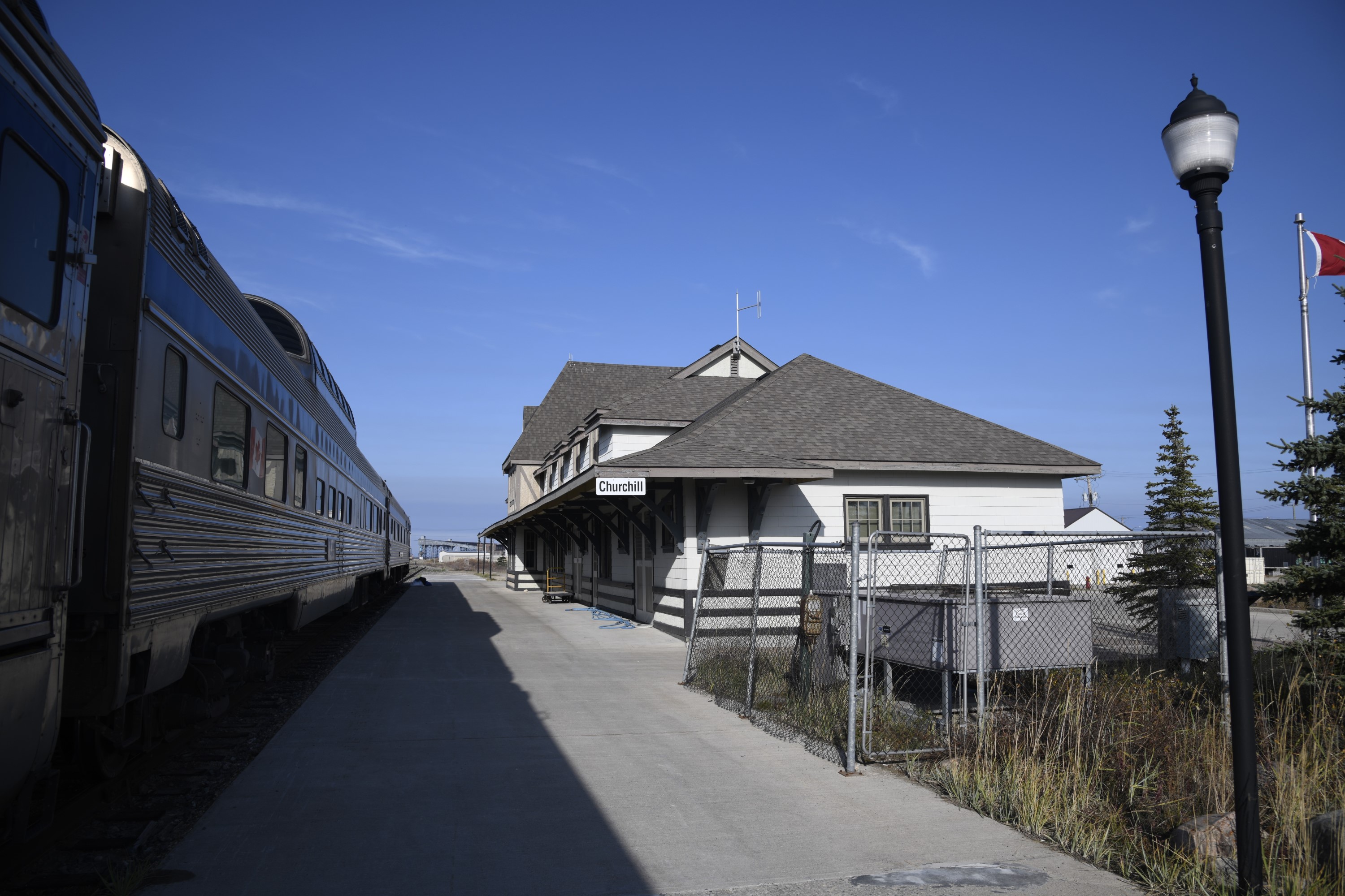 Railpictures.ca - Paul O'Shell Photo: VIA 693 The Hudson Bay backed ...