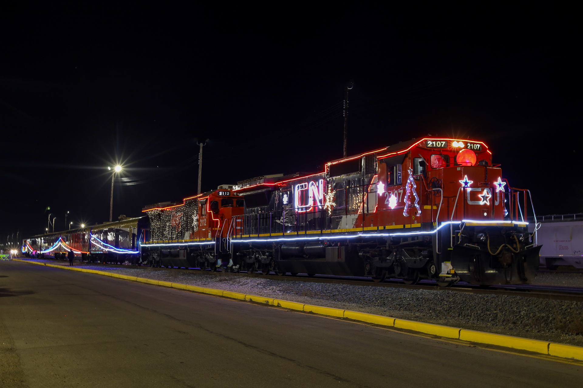 Railpictures.ca - Rob Eull Photo: The 2023 edition of CN’s Christmas ...