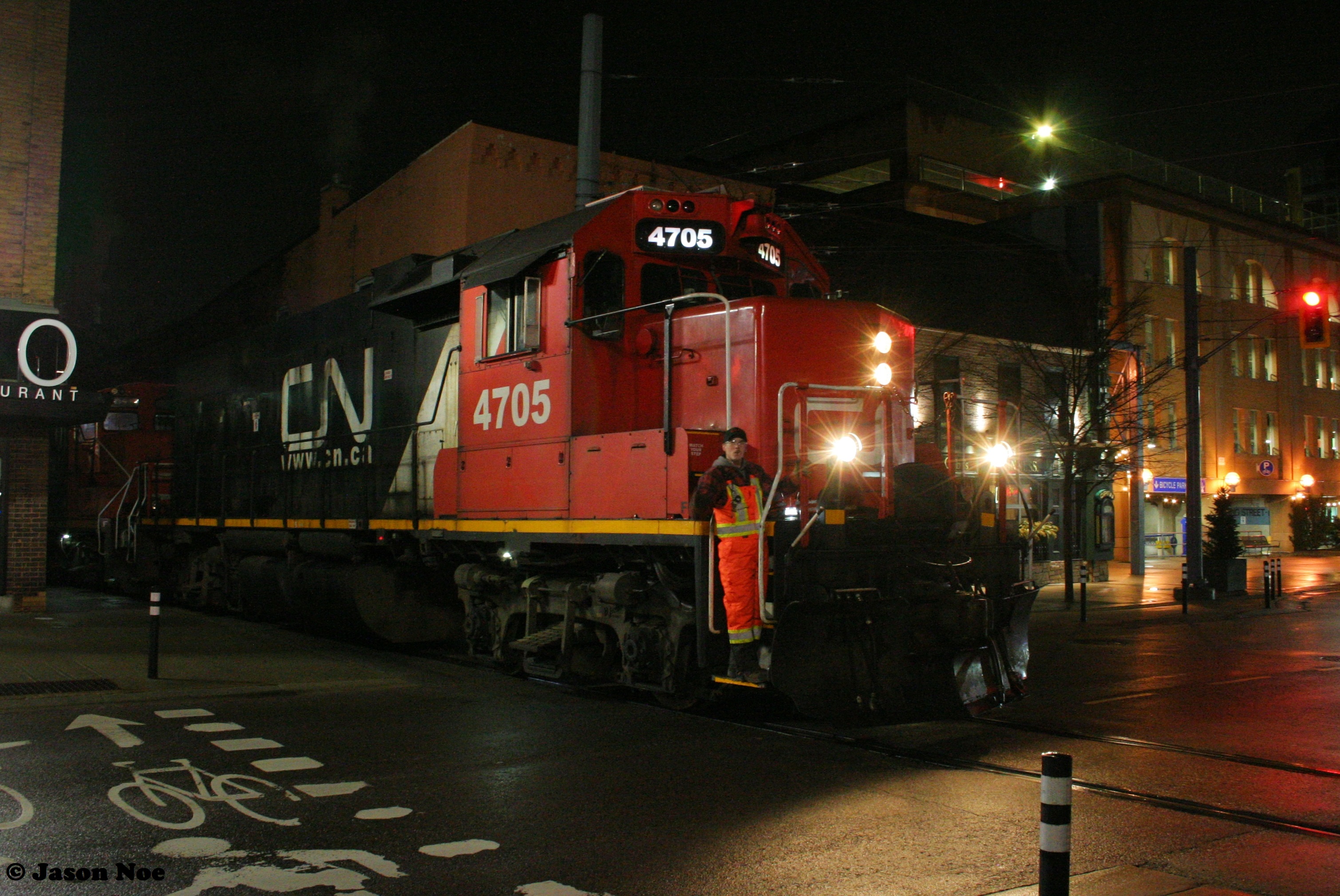 Railpictures.ca - Jason Noe Photo: CN L566 with 4705 and 7025 slowly ...