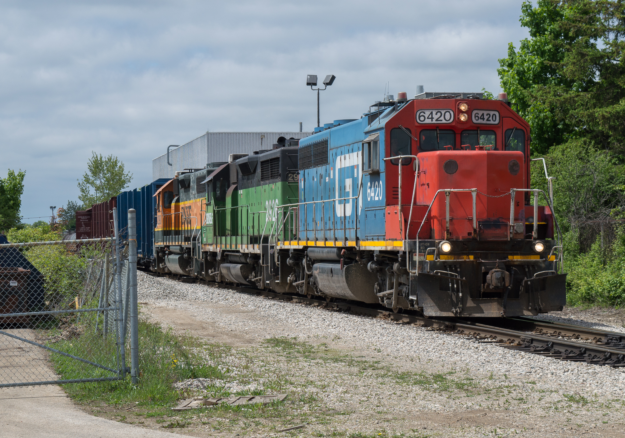 Railpictures.ca - Joseph Bishop Photo: CN L542 makes a reverse move to ...