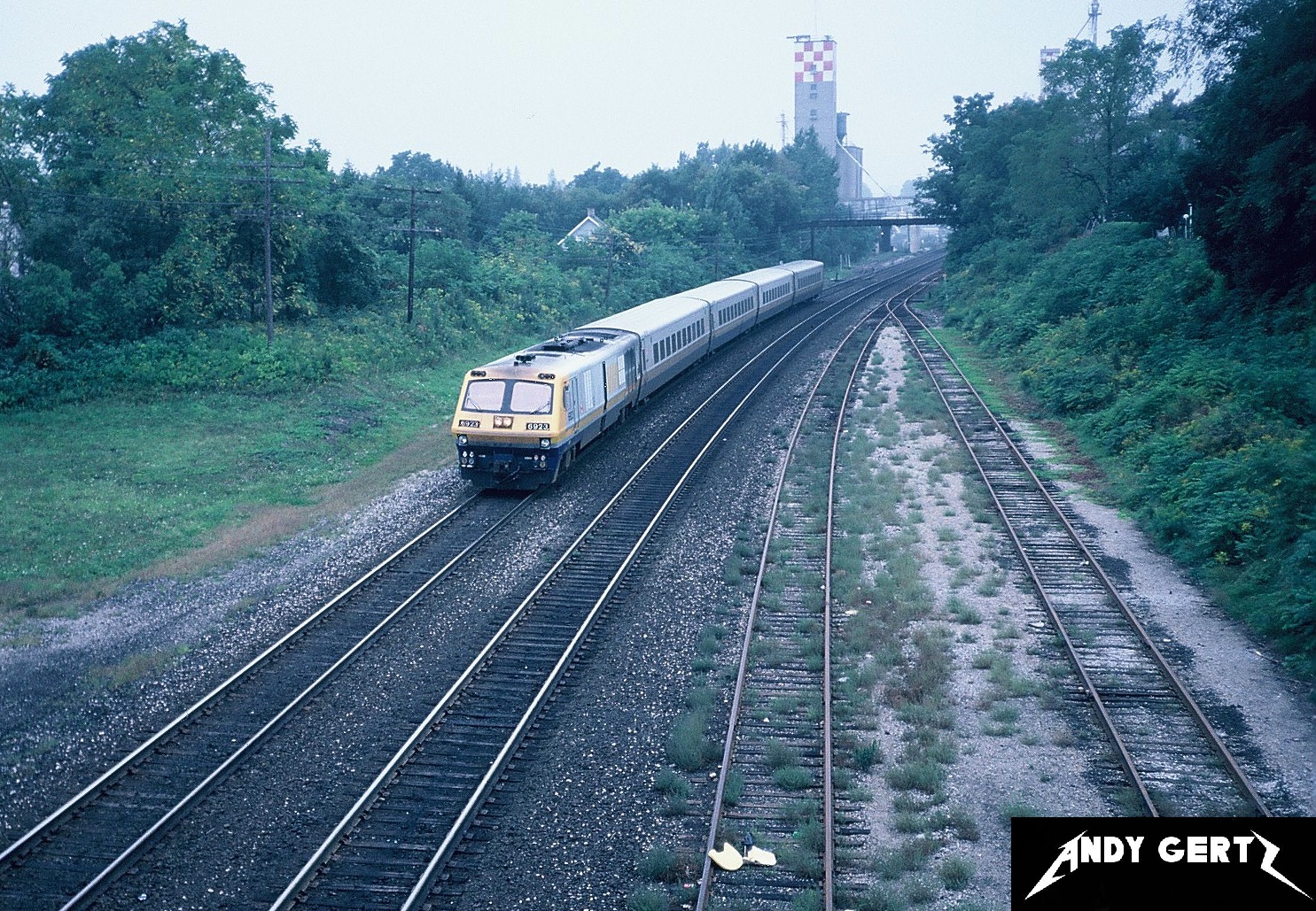 Railpictures.ca - Andy Gertz Photo: VIA Rail LRC-3 6923 leads an ...