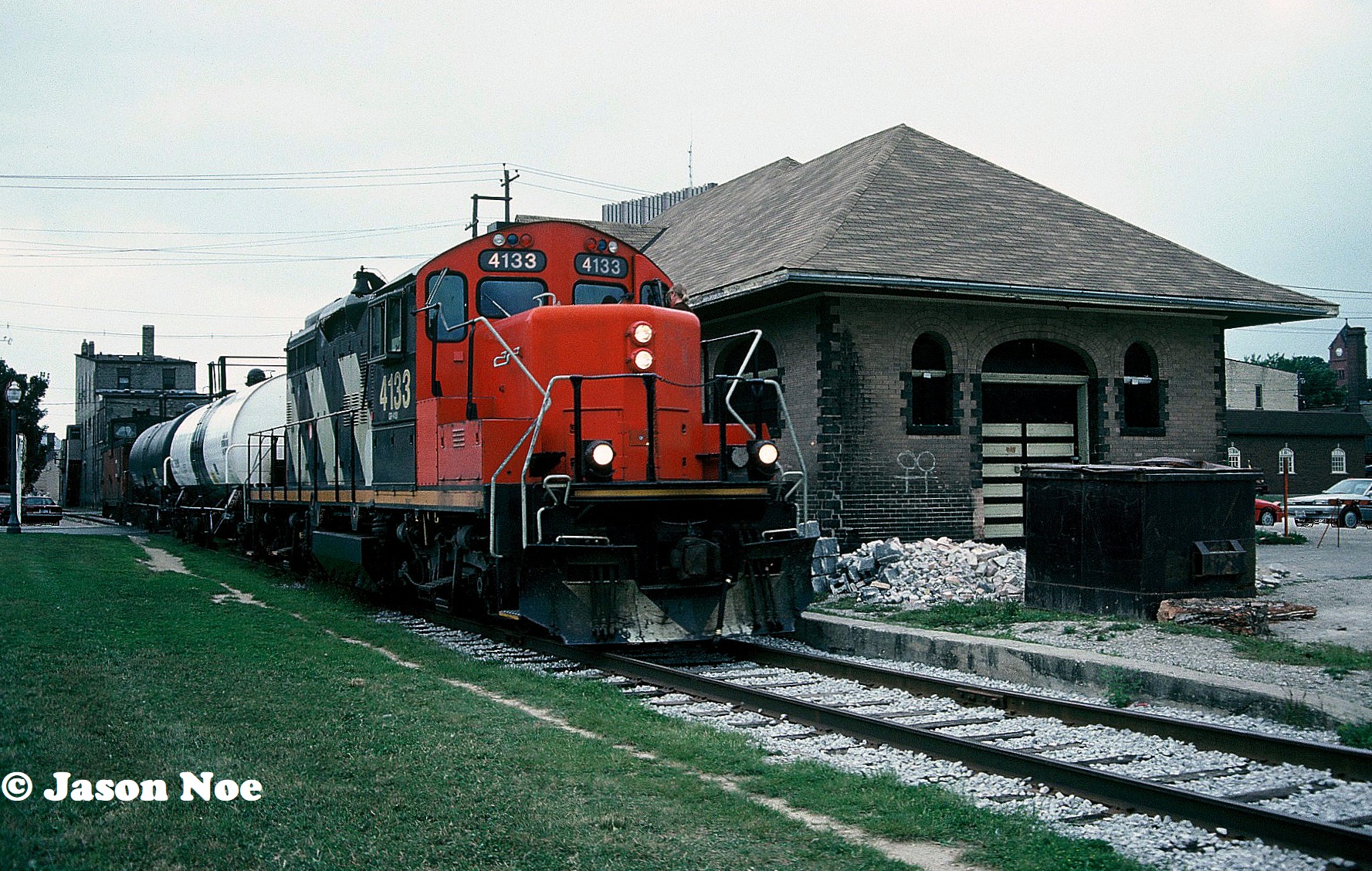 Railpictures.ca - Jason Noe Photo: CN GP9RM 4133 leads the 15:30 ...
