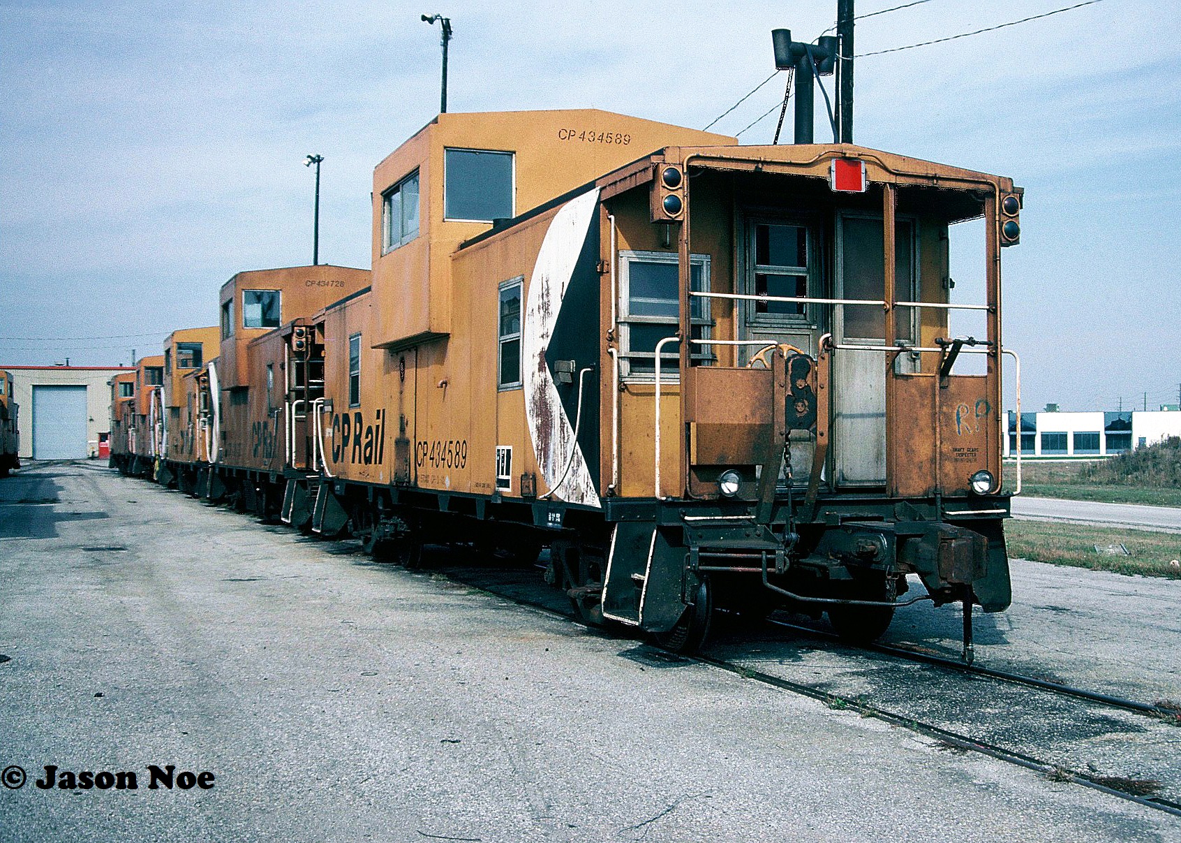 Railpictures.ca - Jason Noe Photo: Viewed during an October morning ...