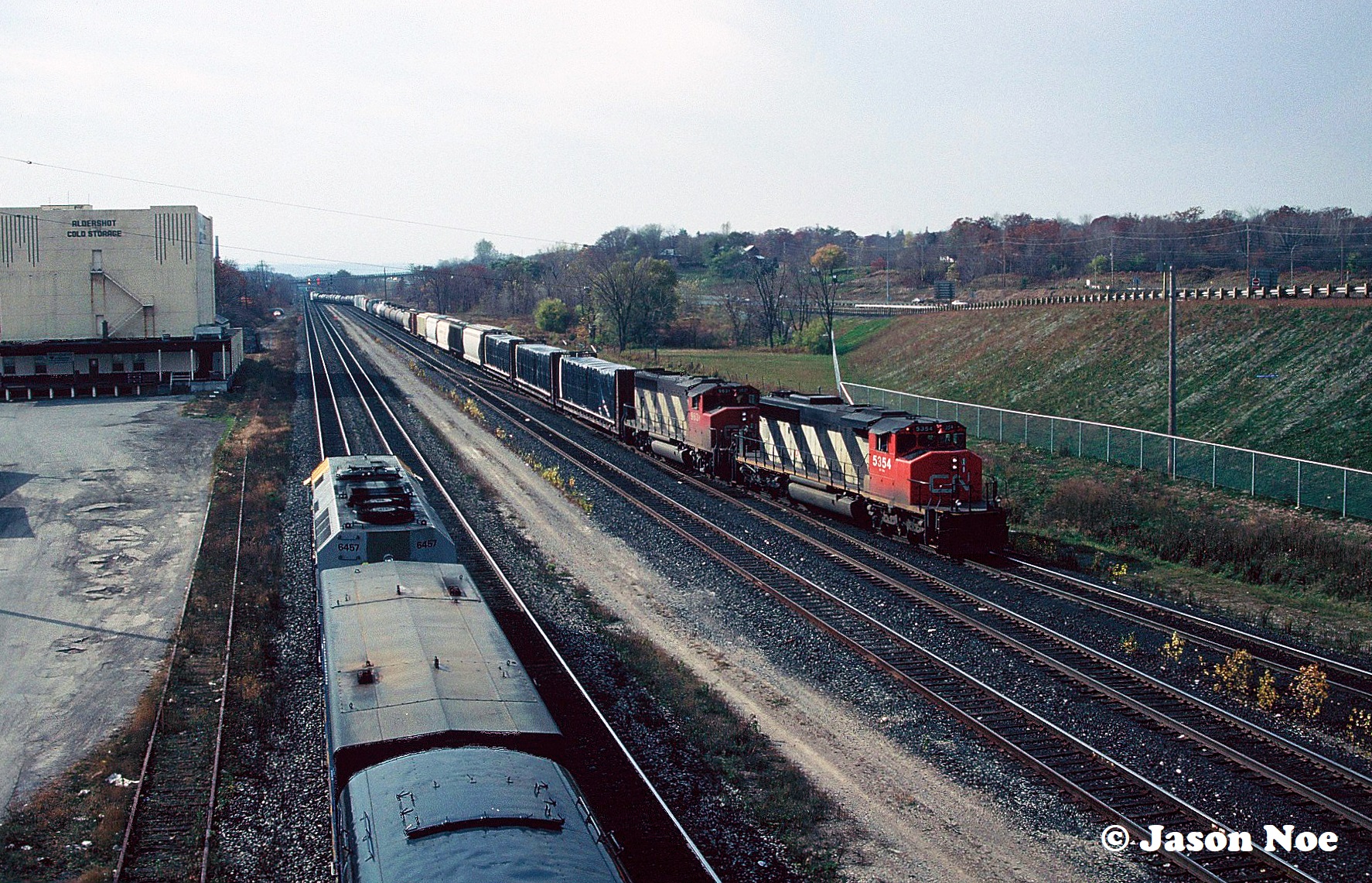 Railpictures.ca - Jason Noe Photo: CN SD40-2(W) 5354 and GP40-2L(W ...