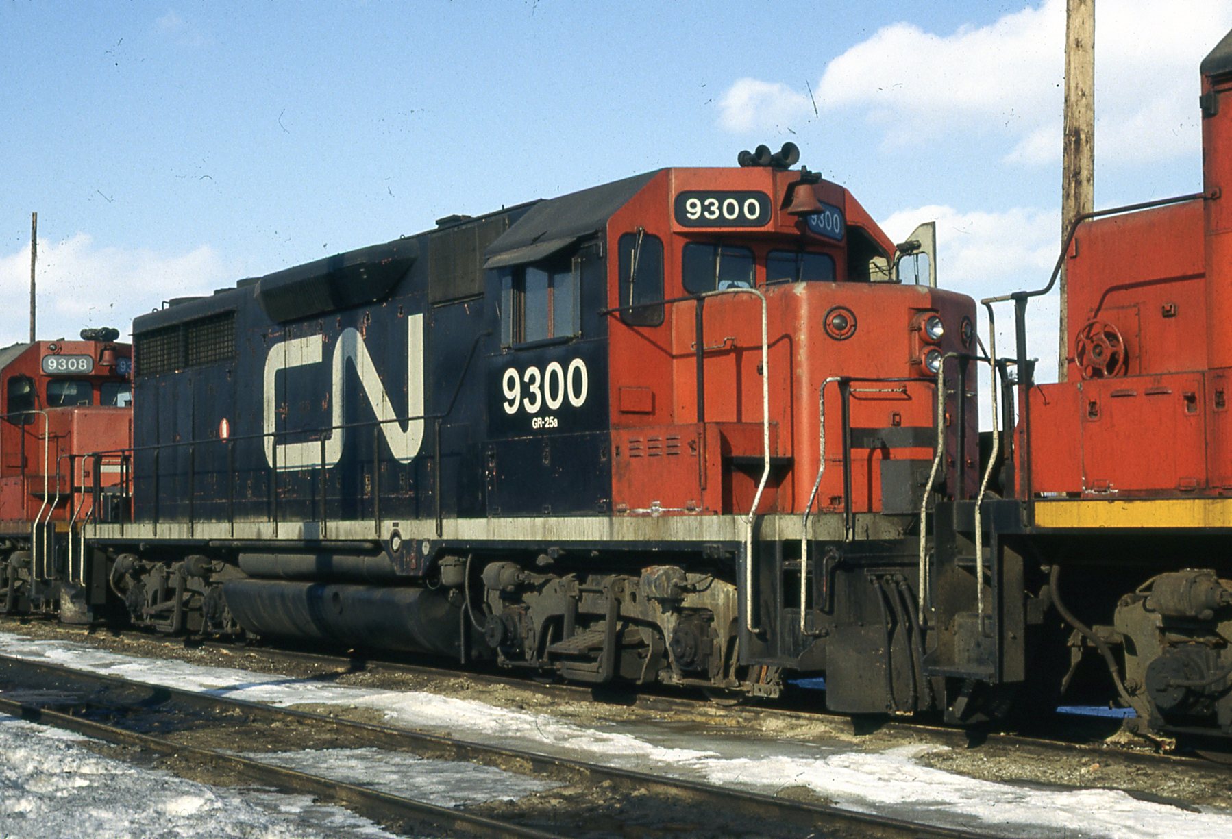 Railpictures.ca - Mike Bannon Photo: Just about any CN unit of the time ...