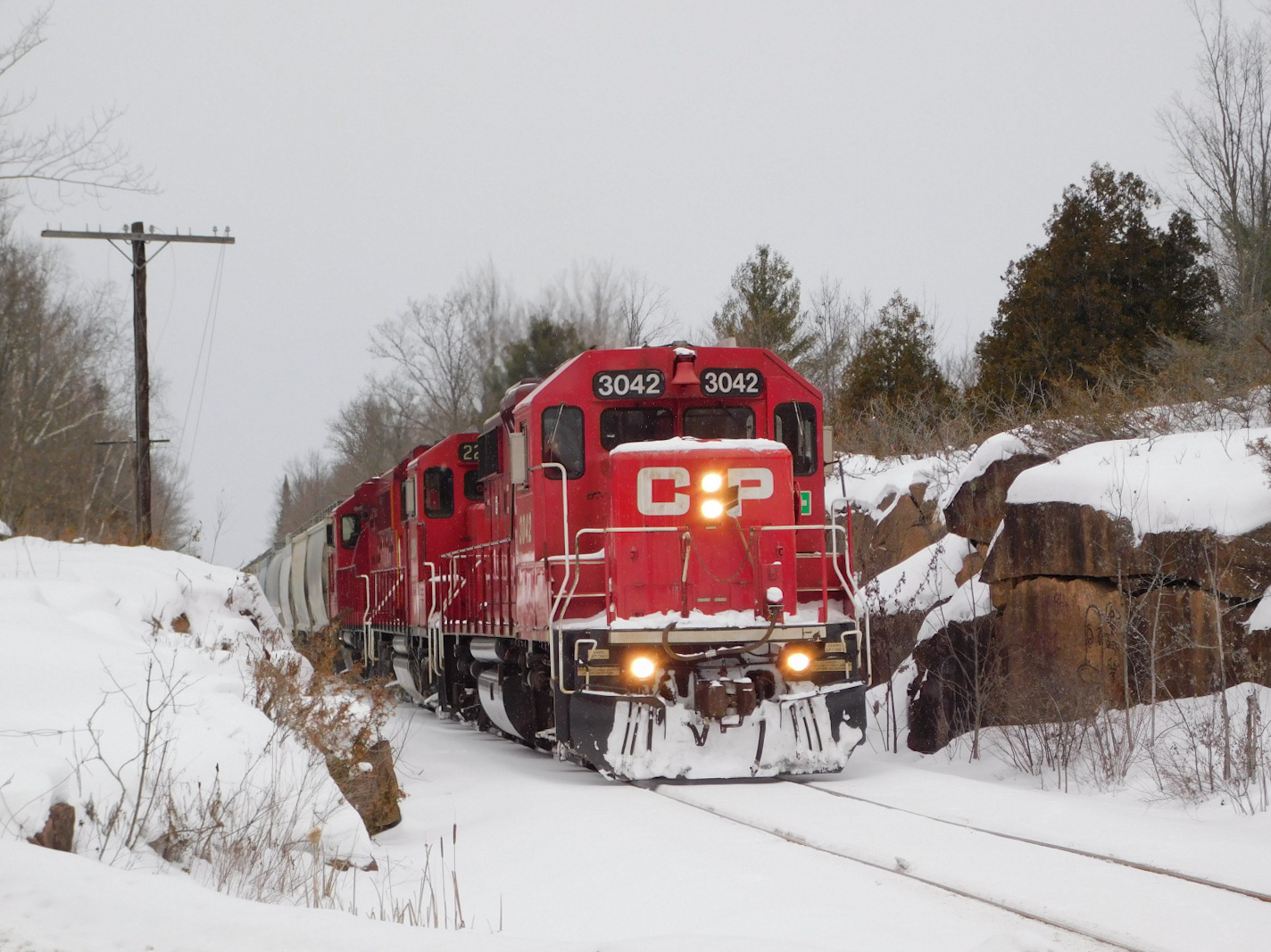 Railpictures.ca - Cameron Photo: H06 cuts through the rocks at Mile 10 ...