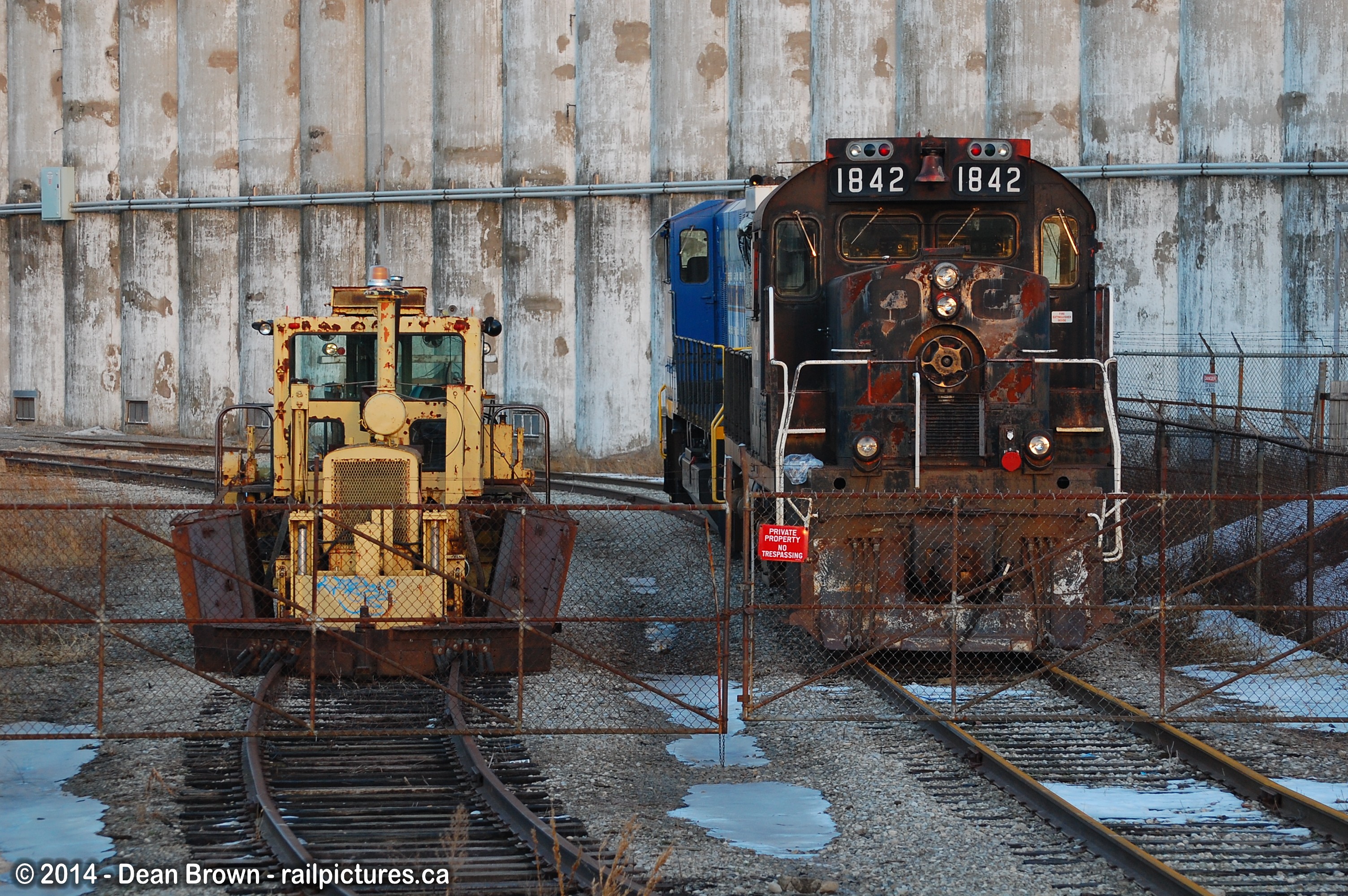 Railpictures.ca - Dean Brown Photo: TRRY RS18u 1842 and TRRY M420(W ...
