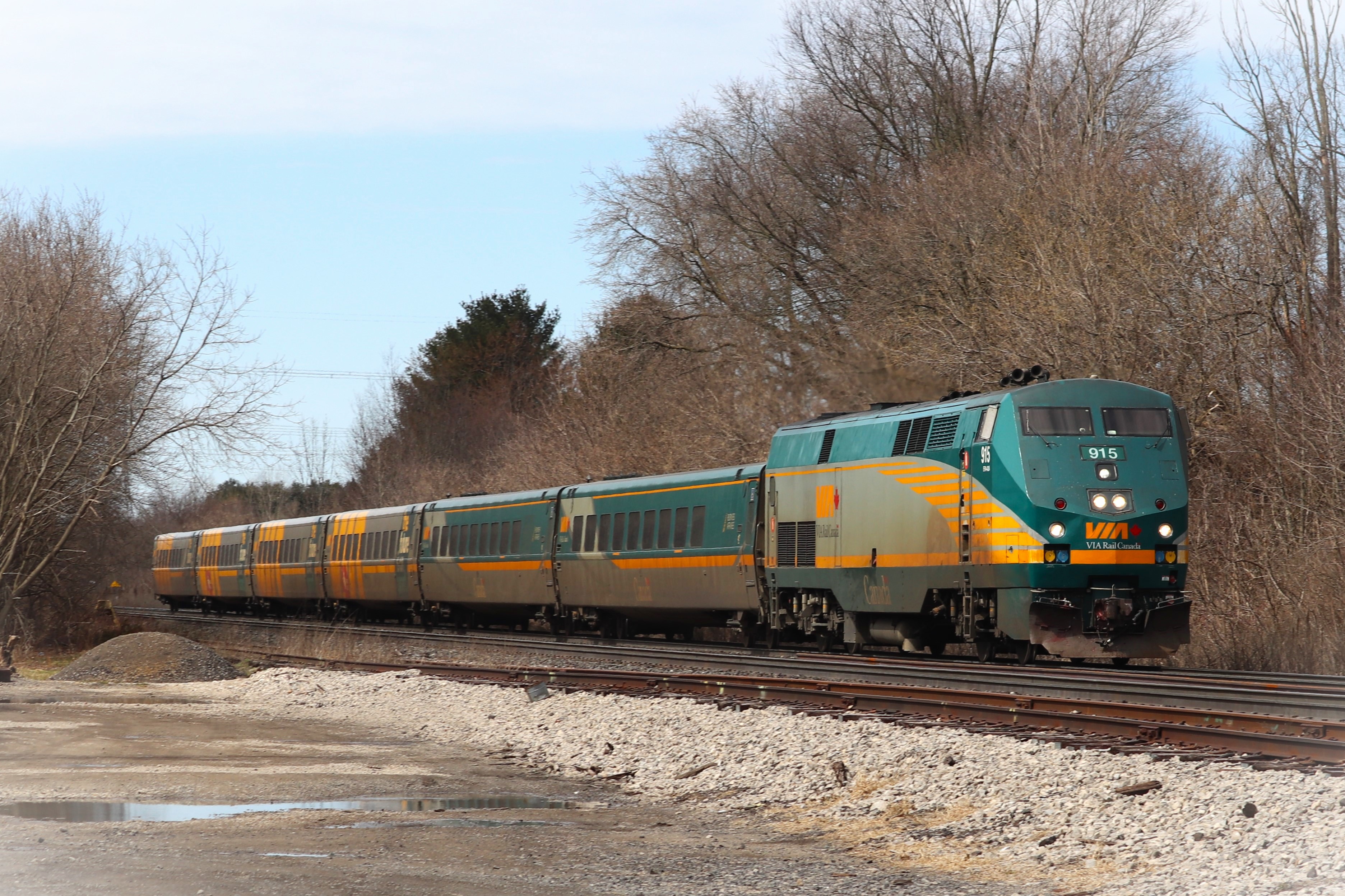 Railpictures.ca - Gabriel Stevenson Photo: Unwrapped VIA P42 #915, an ...