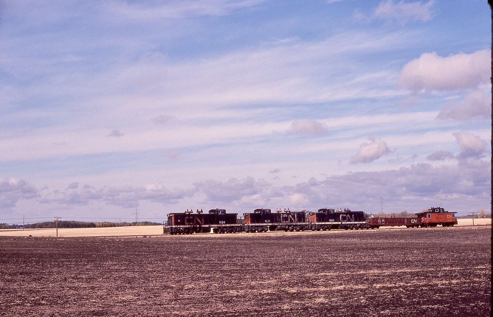 Railpictures.ca - Ken Perry Photo: From the west end of CN’s Saskatoon ...