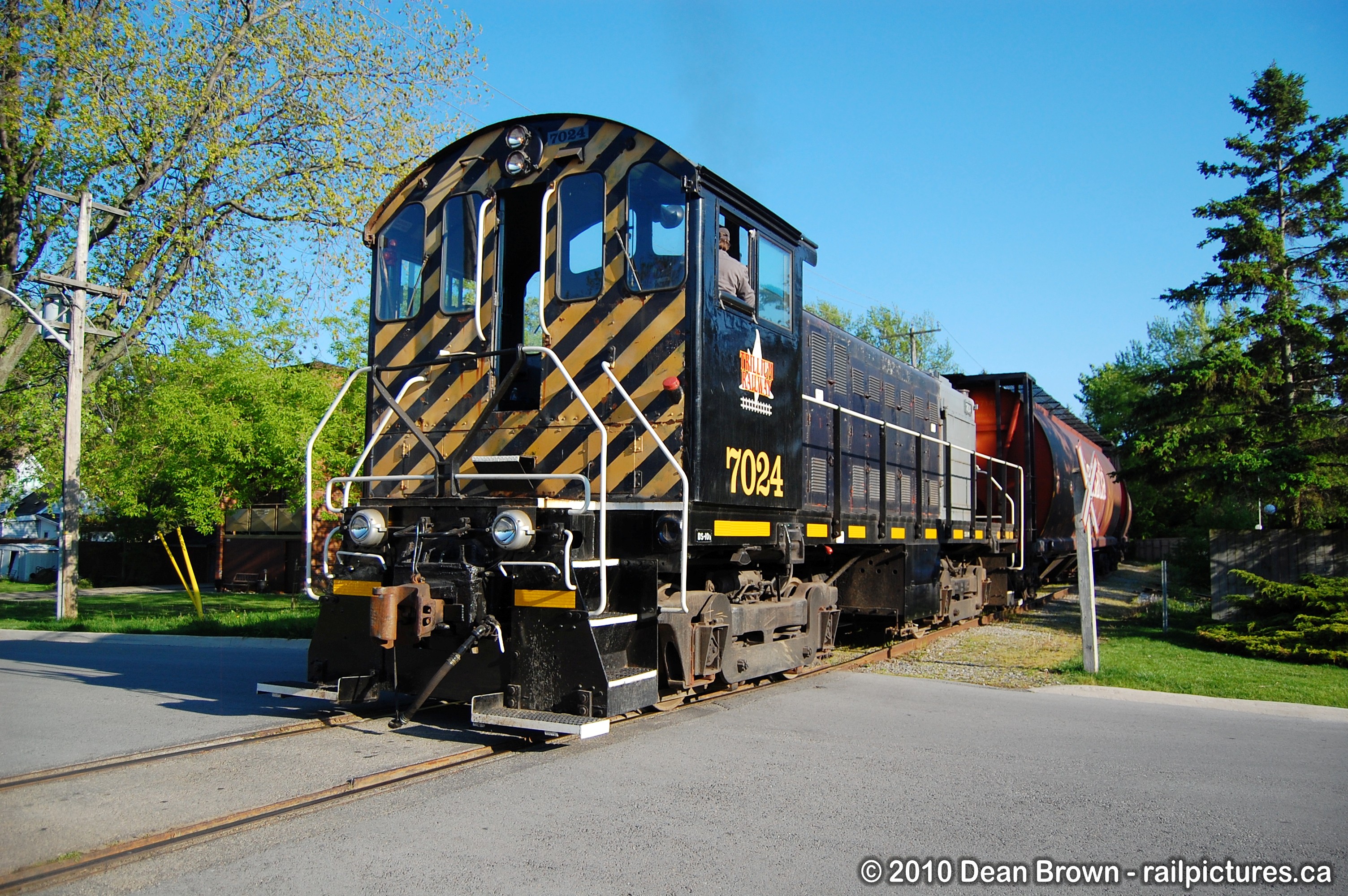 Railpictures.ca - Dean Brown Photo: TRRY S-2 7024 backing onto the TR ...