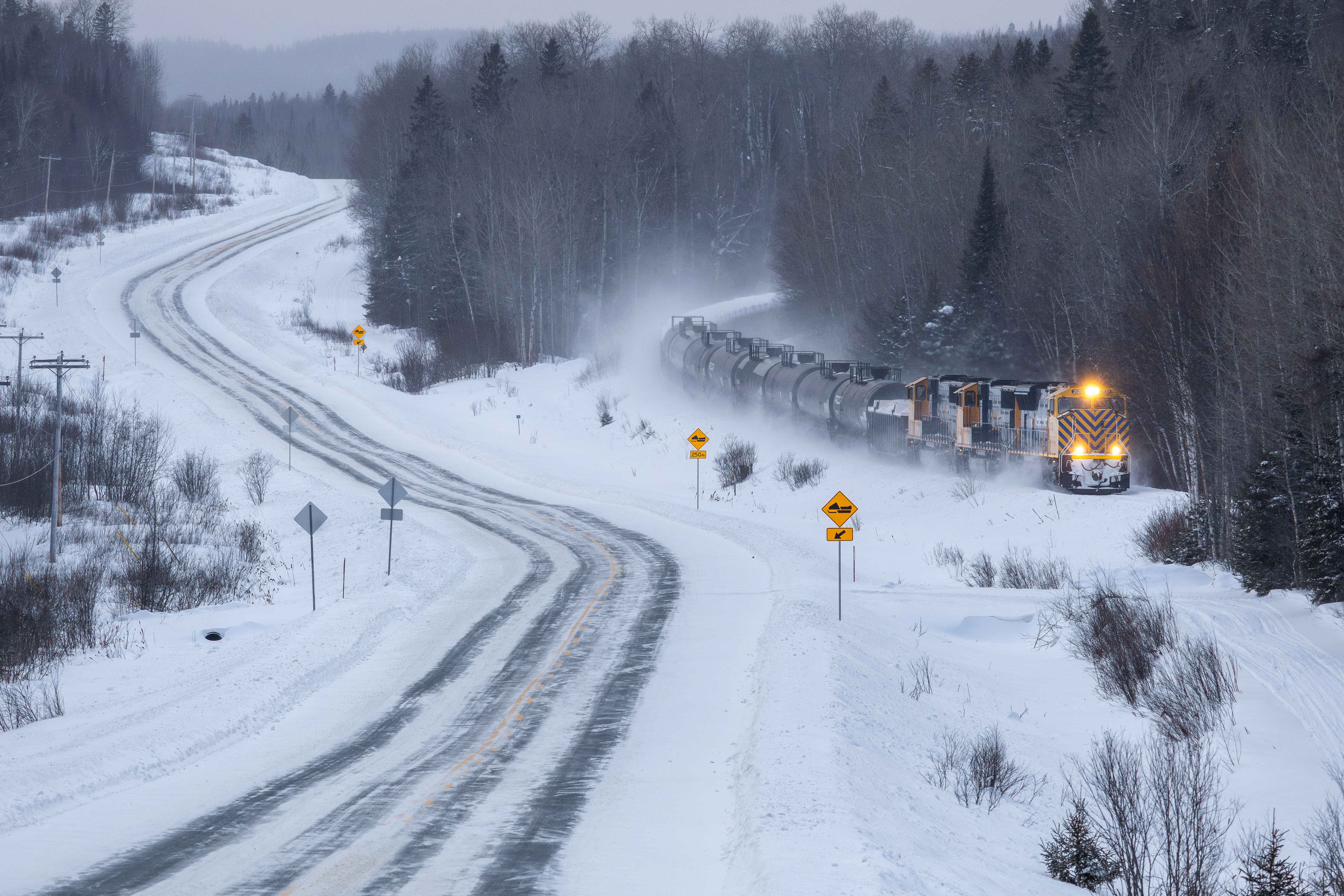 Railpictures.ca - Amer Odobasic Photo: ONT 211 heads to east Rouyn ...