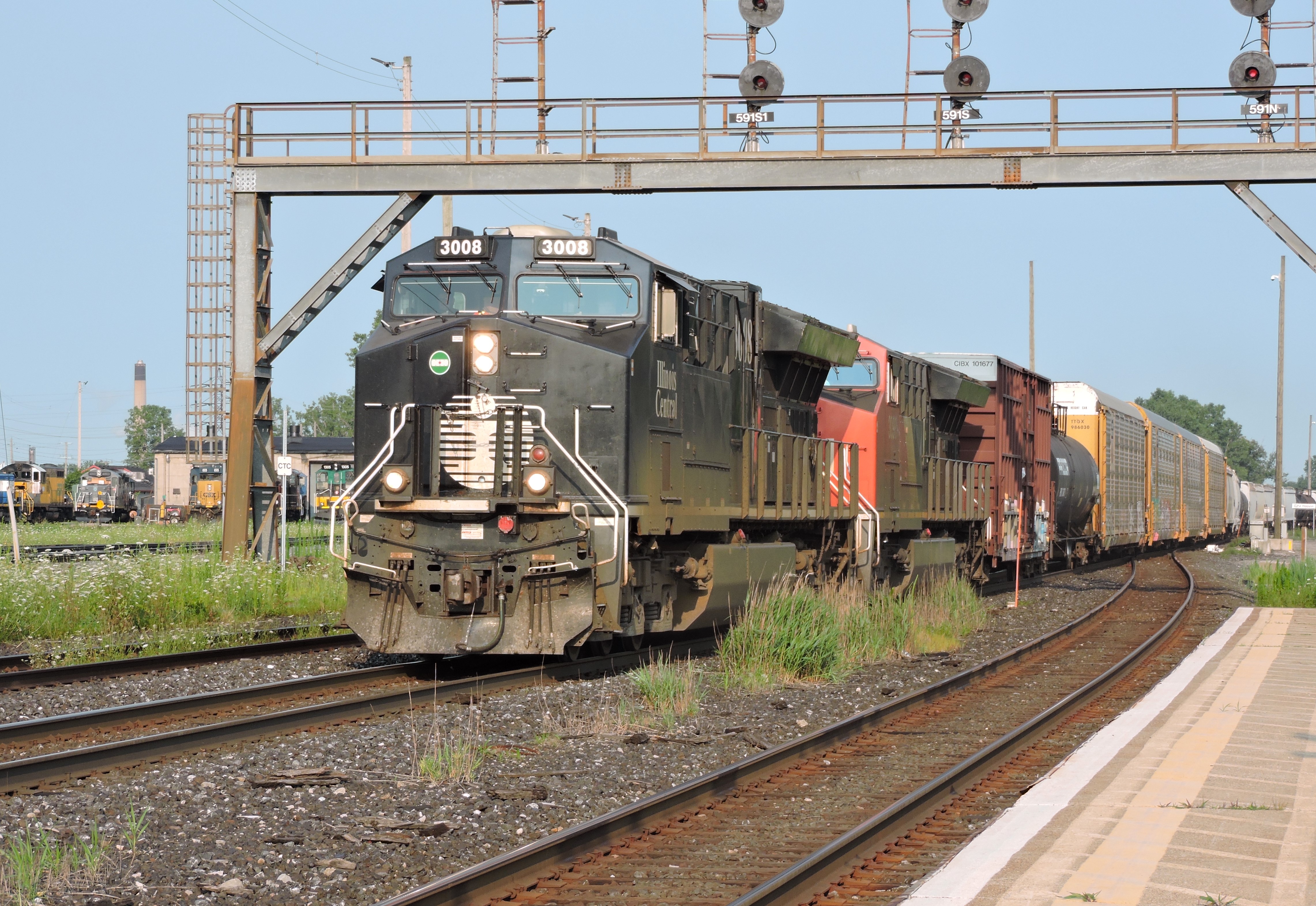 Railpictures.ca - Shaun Hinz Photo: CN train 492 eastbound at Sarnia ...