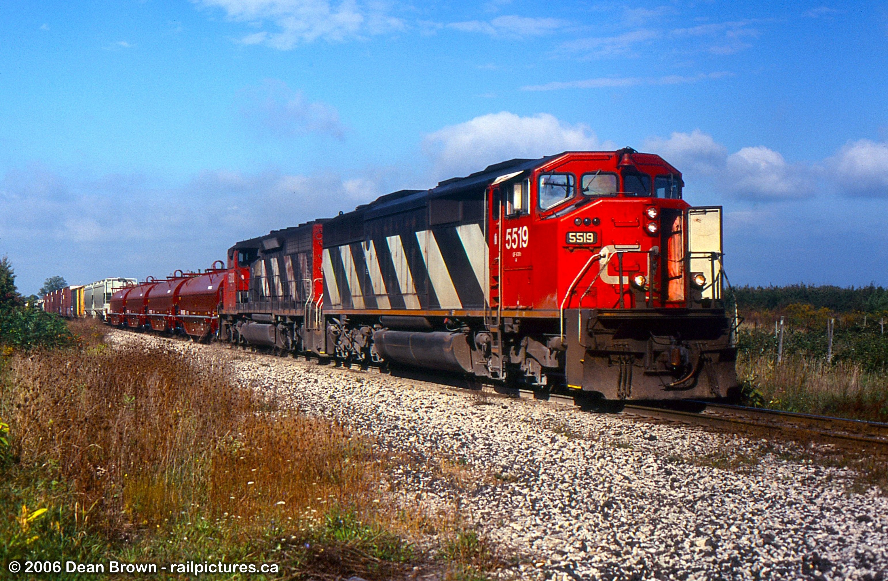 Railpictures.ca - Dean Brown Photo: 421 with CN SD60F 5519 and CN SD40 ...