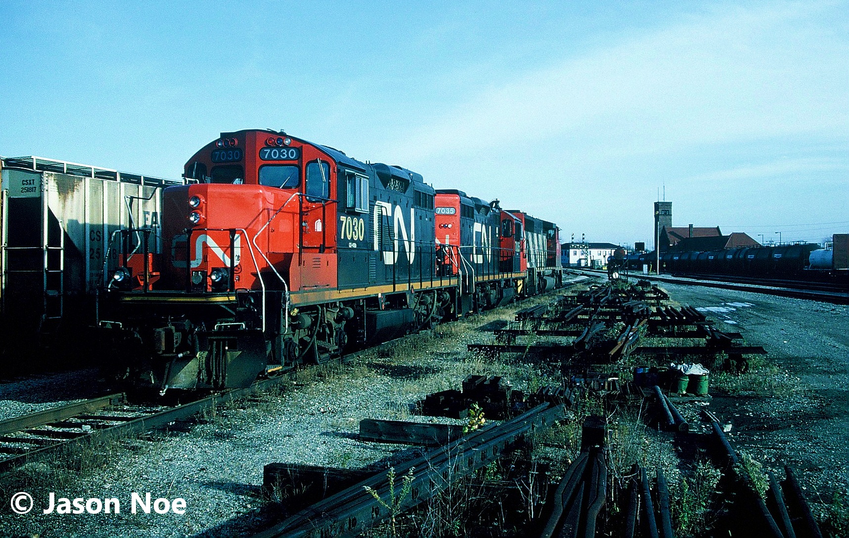 Railpictures.ca - Jason Noe Photo: CN power is viewed idling in the ...