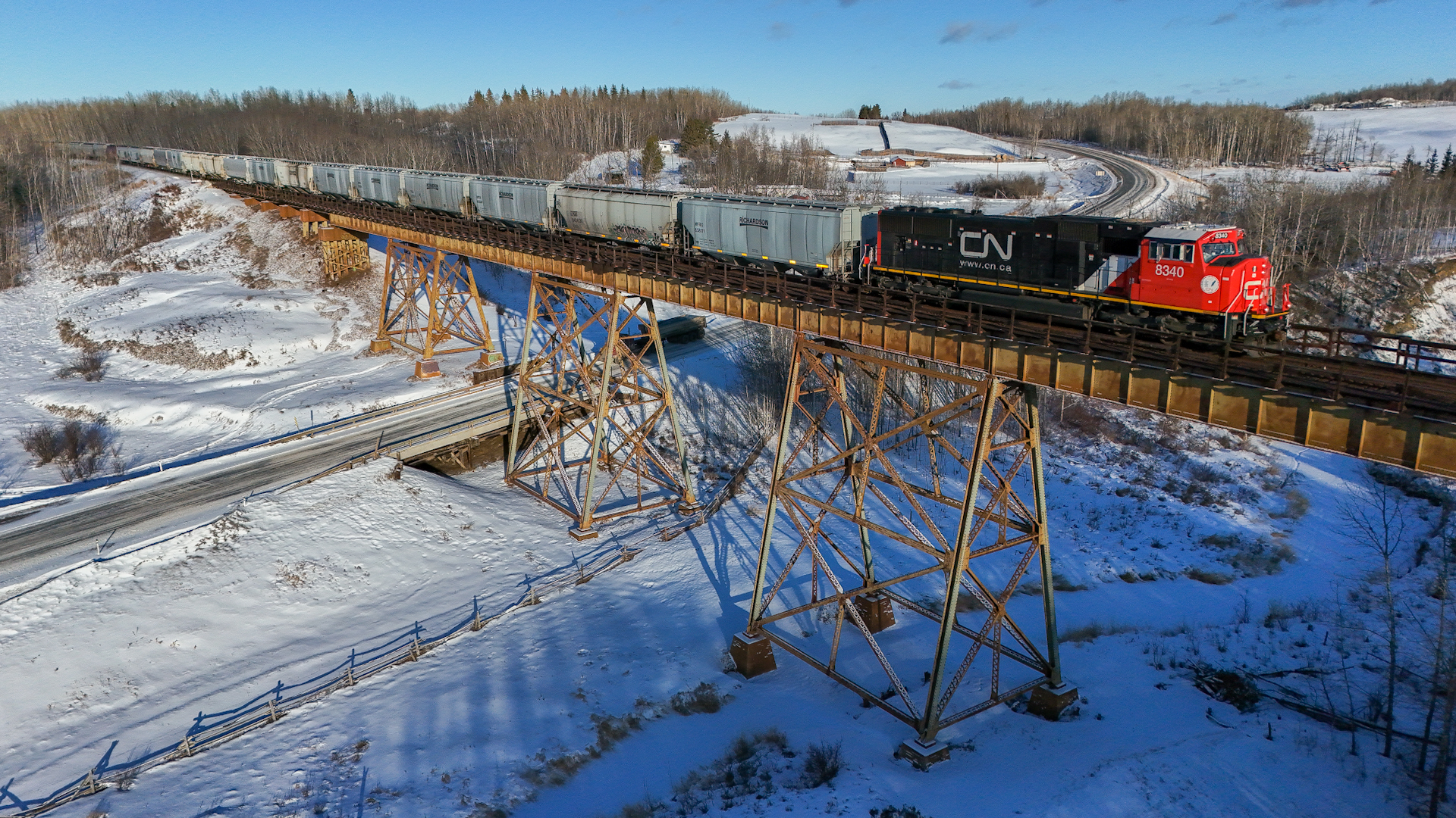 Railpictures.ca - Rob Eull Photo: The sun plays some tricks as CN 8340 ...