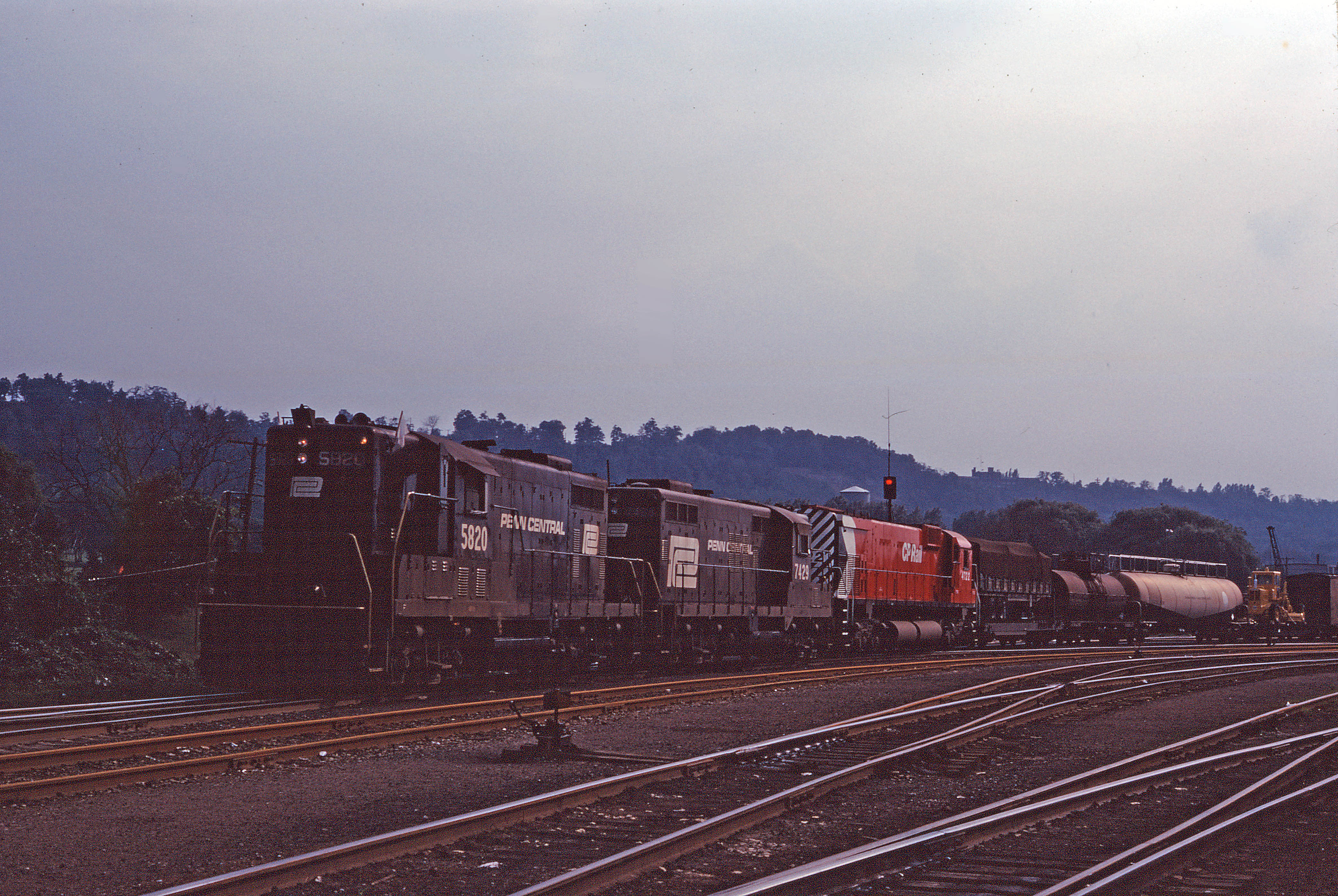 Railpictures.ca - Doug Page Photo: Likely charging the air after ...
